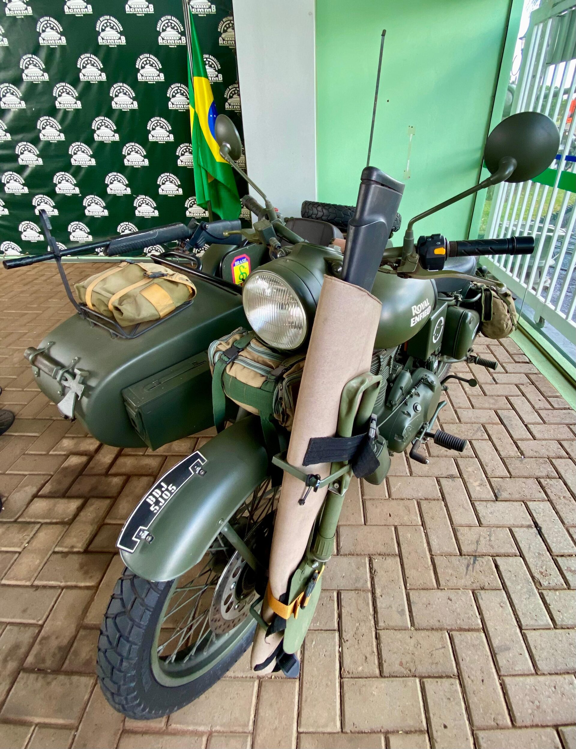 ROYAL ENFIELD CLASSIC 500 BATTLE GREEN – ACMMB